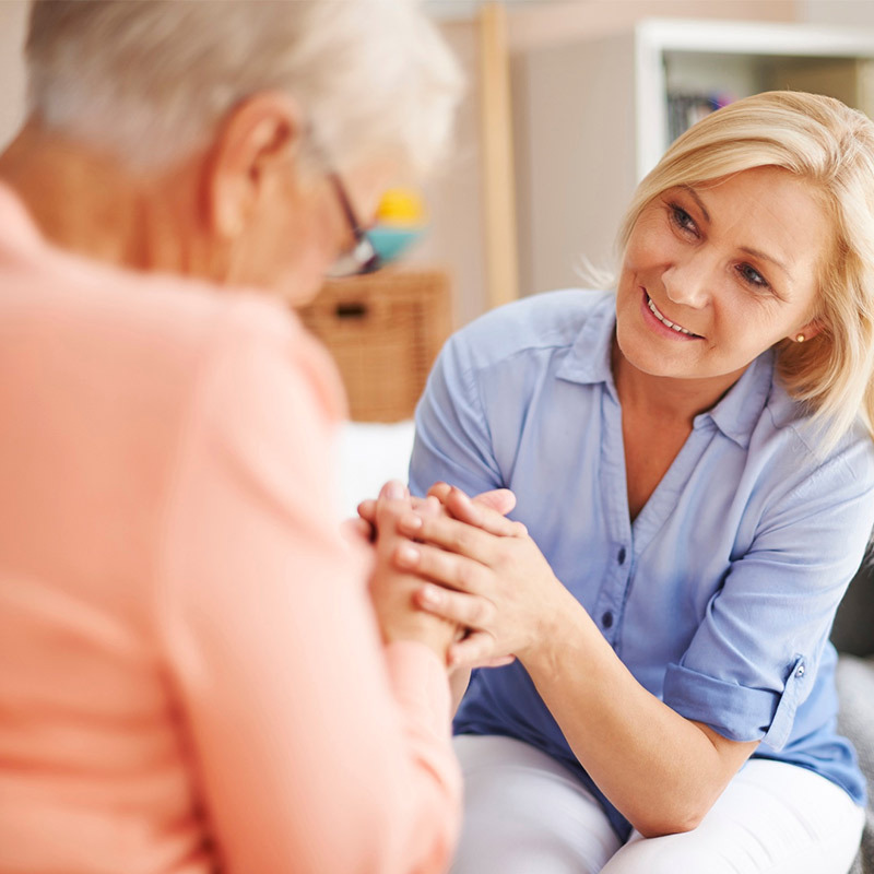 Comment accompagner votre proche qui rentre en Ehpad ? - Magasins Bleus